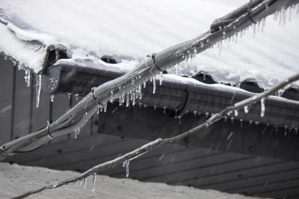 Brutal Winter Storm Leaves Hundreds of Thousands Without Power. How ...