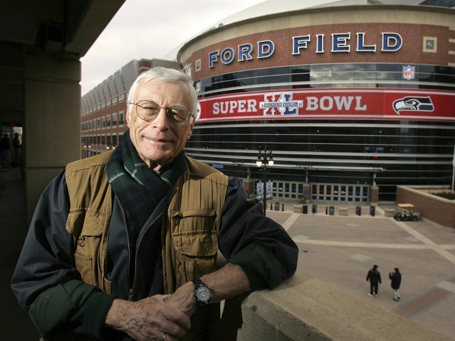 Jerry Green, Detroit sports writer at 56 Super Bowls, dies