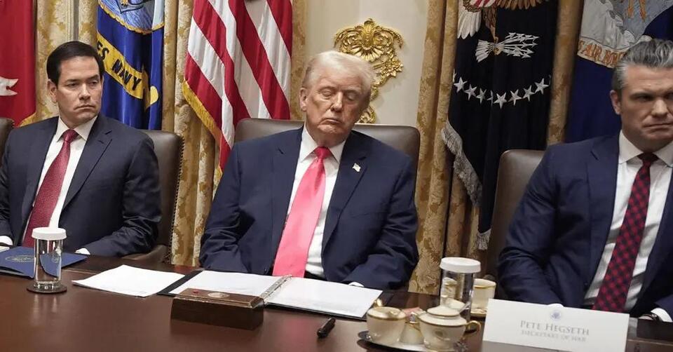 Sleepless Donald Trump spams Truth Social after humiliating Davos ...
