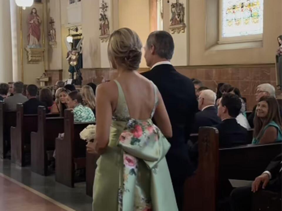 Inappropriate? Or stunning? The internet is heated over this mother-of ...