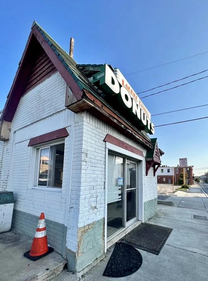 The Glazed Donuts At This Maryland Bakery Are So Good, They Practically ...