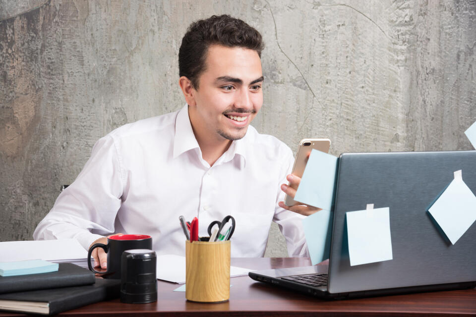 What Does a Social Media Supervisor Do? Job Description, Skills, and ...