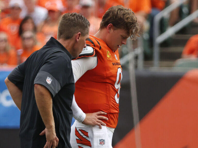 Report: Burrow has turf toe, could miss 3 months if surgery needed ...