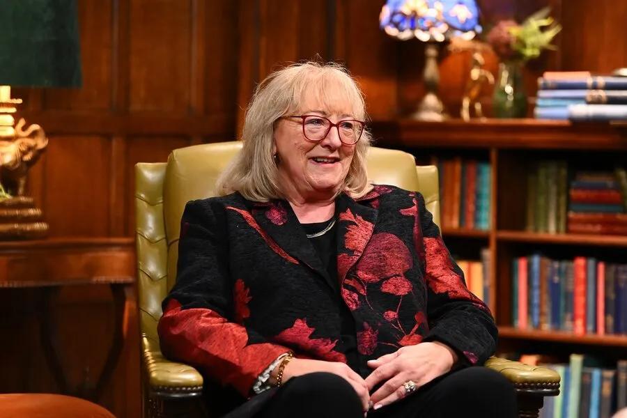 Travis and Jason Kelce React to ‘Deceitful’ Mom Donna on ‘The Traitors ...