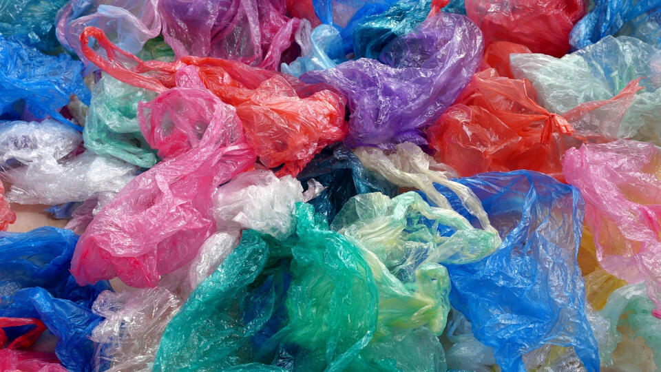 How To Declutter Old Plastic Bags With Easy Storage - NewsBreak