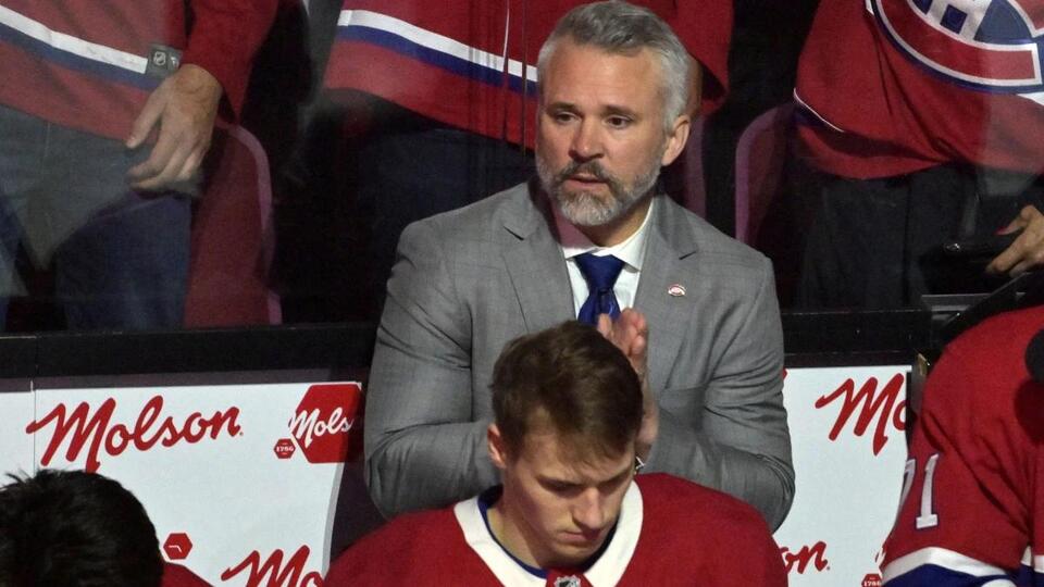 Martin St-Louis is attacked by Canadiens fans directly after Game 4 ...