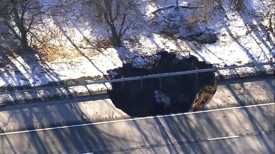 Sinkhole prompts lane closures on Interstate 80 in New Jersey - NewsBreak