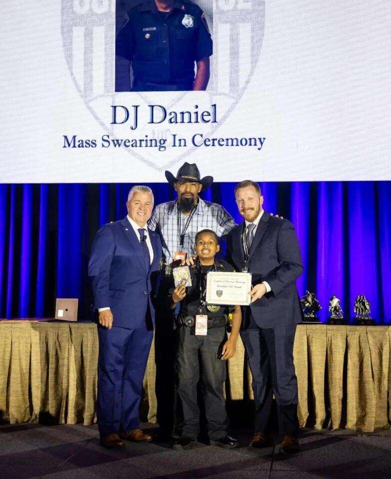 La Plata Police Welcome DJ Daniel As Honorary Officer At National ...