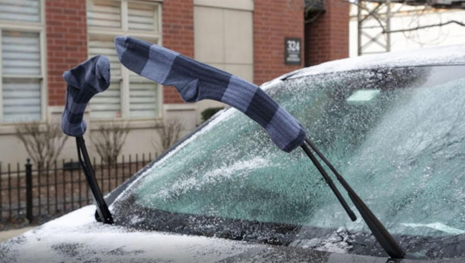 What Every Driver Should Do to Keep Windshield Wipers from Freezing ...