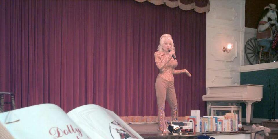 Dolly Parton’s Imagination Library aims to fill gaps in child literacy ...