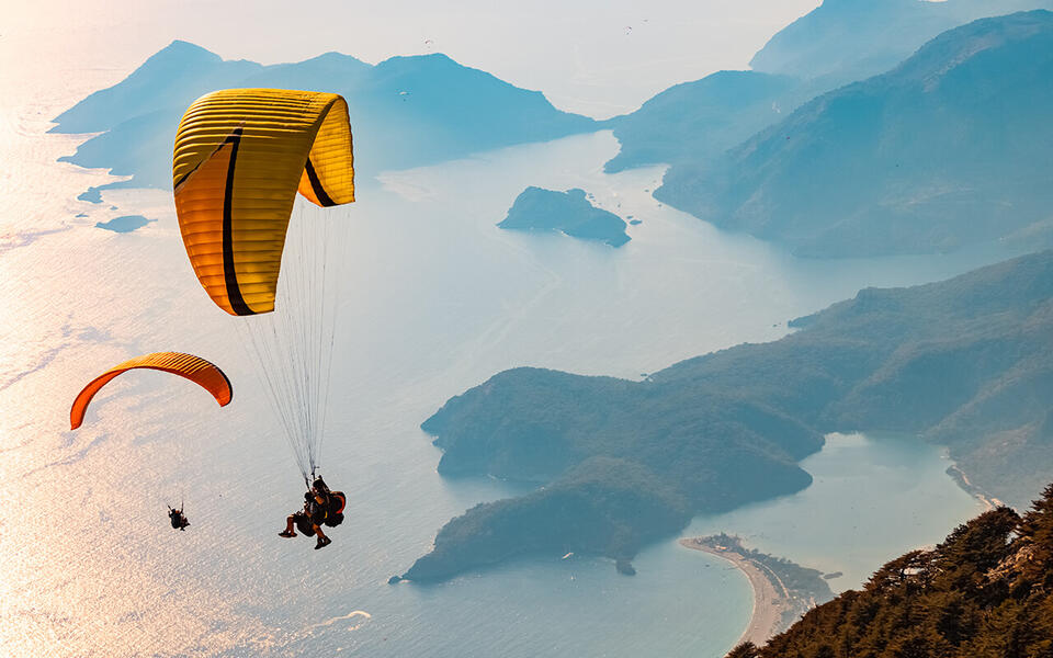 15 Best Extreme Skydiving Spots in the World - NewsBreak