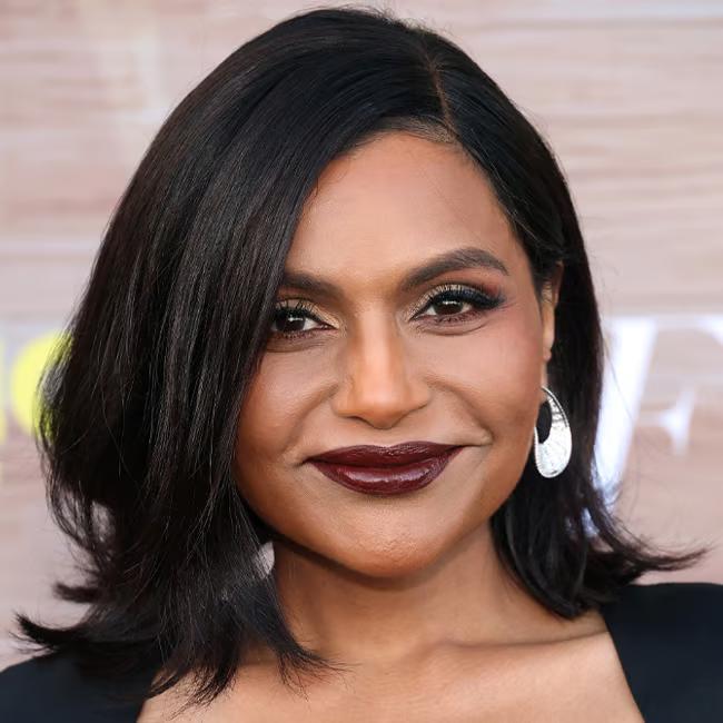 Mindy Kaling Shows Off Her 40-Lb Weight Loss At The WWD Style Awards ...