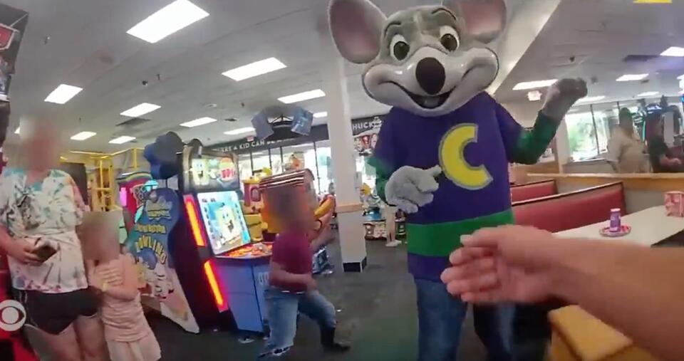 ‘Would Ya’ll Put Mickey Mouse in Handcuffs?!’ New Bodycam Vid of Viral ...