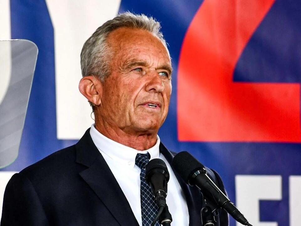 RFK Jr. removes his name from most swing state ballots