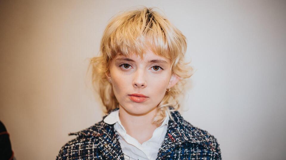 5 easy volume-boosting hairstyles that actually last all day, even on ...