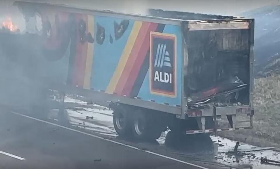 Busy highway interchange closed for hours near Peoria as fire destroys ...