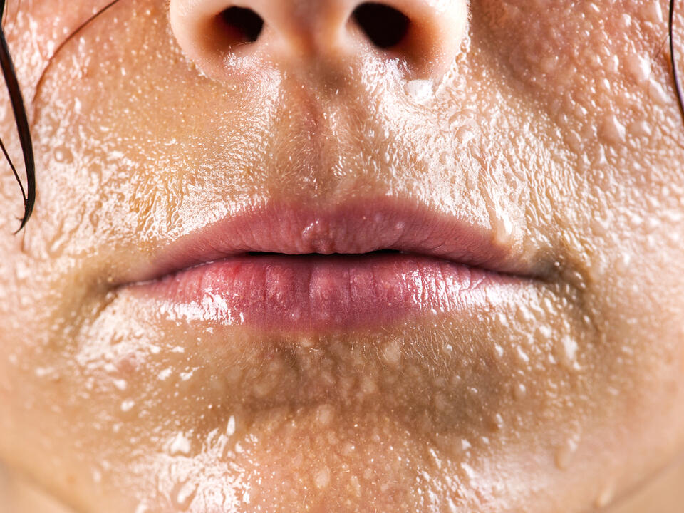 If You Sweat More Than You Want To, Experts Say These Foods And Drinks ...