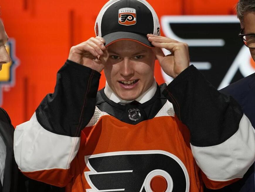 Russian prospect, NHL 1st-round pick Matvei Michkov signs with ...