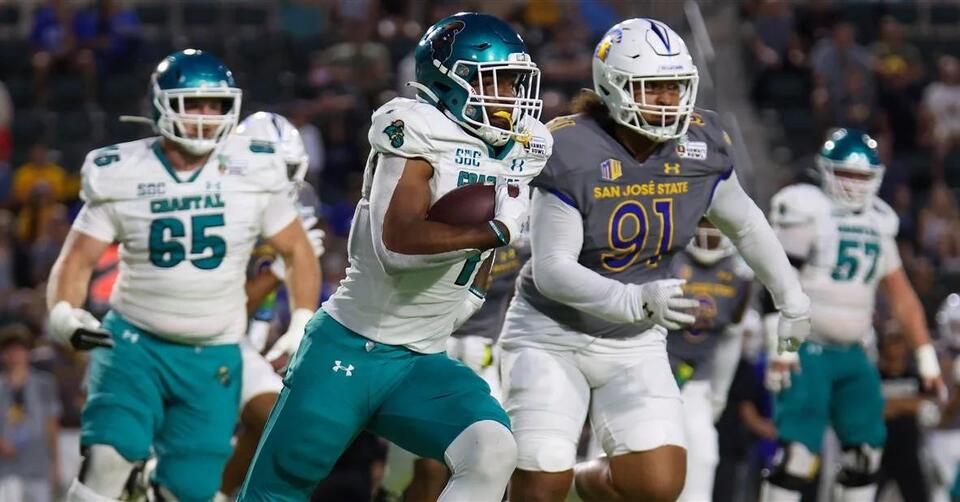 Oregon schedules game against Coastal Carolina, reaches agreement with ...