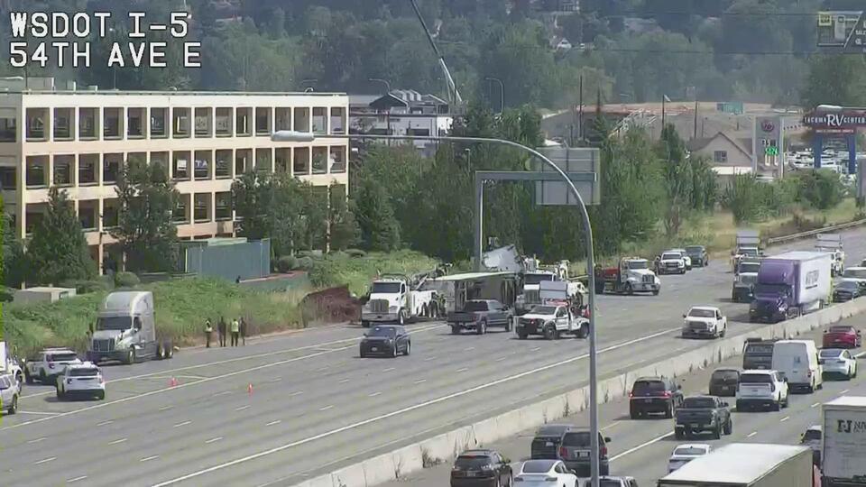 I 5 Sb Lanes Mostly Blocked After Rollover Semi Trucks Crash Newsbreak