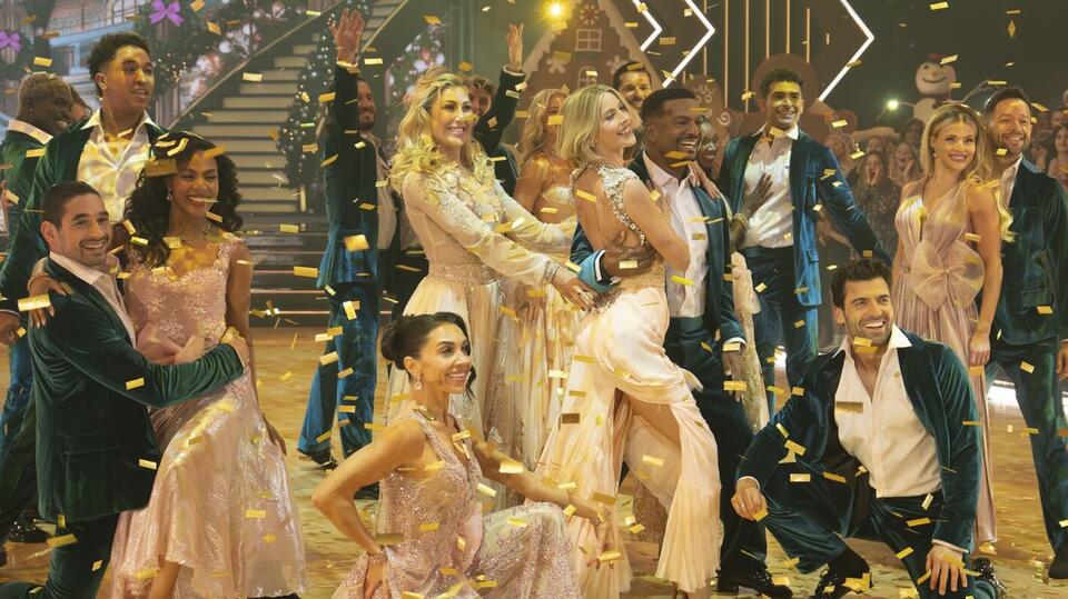 First-Ever ‘DWTS’ Con: Celebrity Guests, Pros, Dates & More - NewsBreak