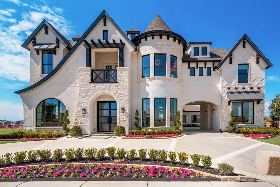 This Inspiring Dream Mansion Looks Like a Suburban Castle - NewsBreak
