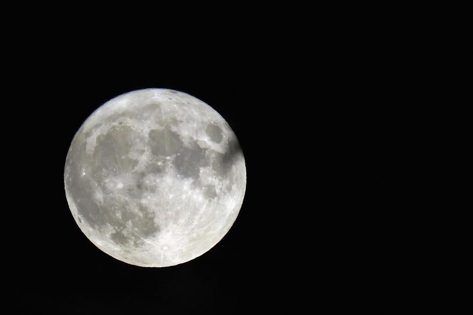 A Stunning Beaver Moon Will Light Up Colorado’s Night Sky in Nov ...