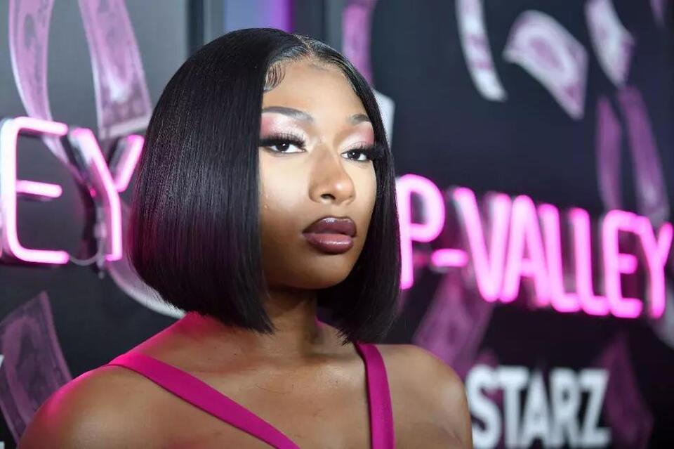 Nicki Minaj Claims She Was the First Rapper With a Fan Army But Is That ...