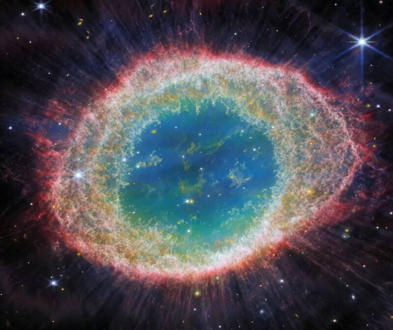 Astronomers Just Discovered A Mysterious Cloud Of Iron Inside The Ring ...