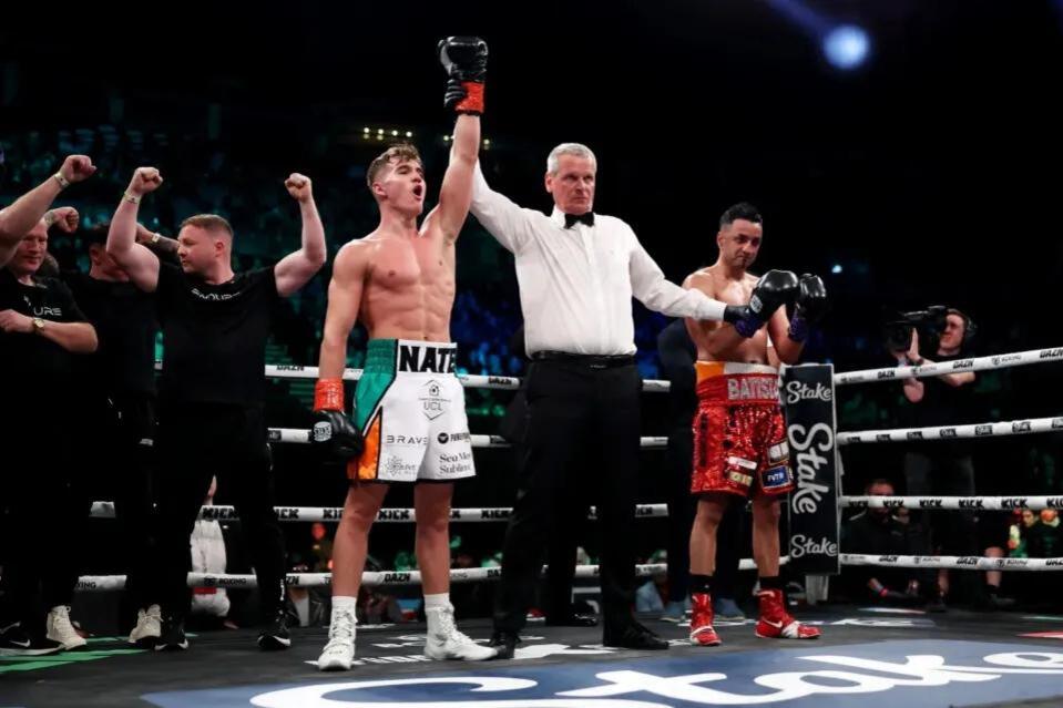 Who is Ben Williams and who is the former goalkeeper fighting against ...