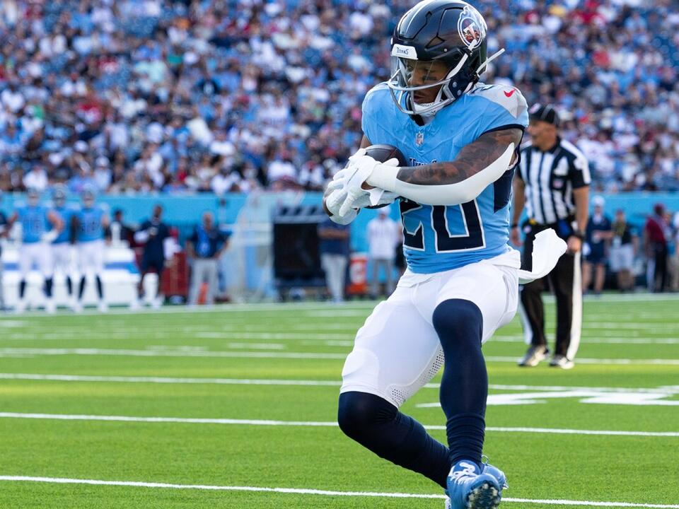 Titans lead Bears 10-0 after Tony Pollard touchdown, Bears muffed return