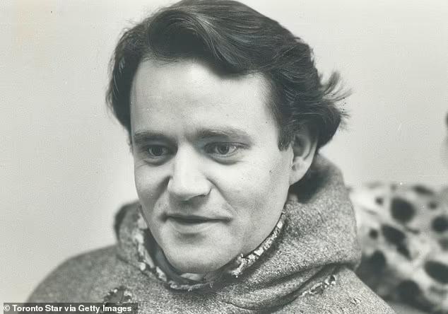 Alan Scarfe dead at 77: Seven Days and Star Trek: The Next Generation ...