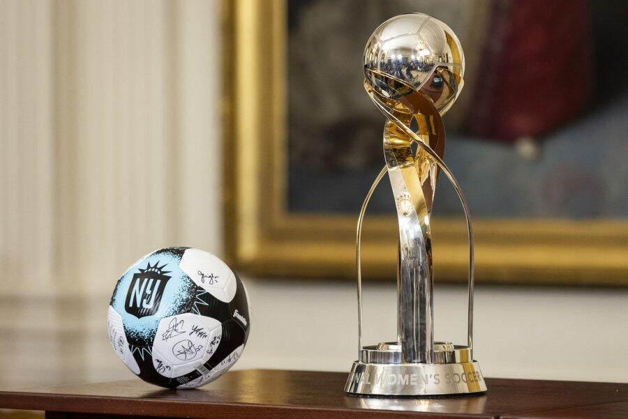 New NWSL club Denver Summit FC reveals logo, team branding - NewsBreak