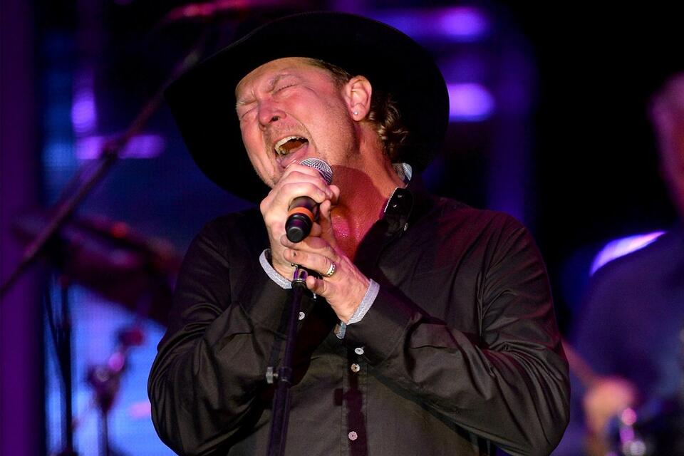 Tracy Lawrence Coming to Lake Charles in April 2026 - NewsBreak