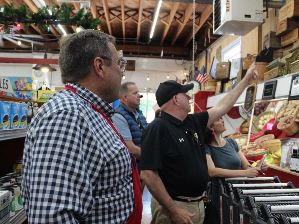 Senate candidate Larry Hogan visits Dorchester County
