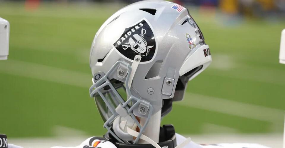 Las Vegas Raiders hire Travis Smith as defensive line coach - NewsBreak