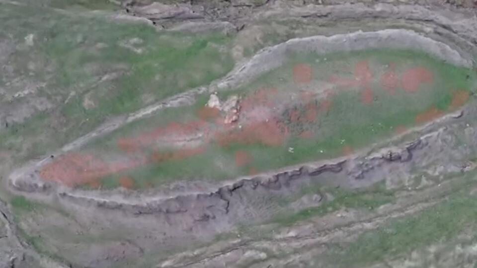 Research team uncovers tunnels and organic matter in a boat-shaped ...