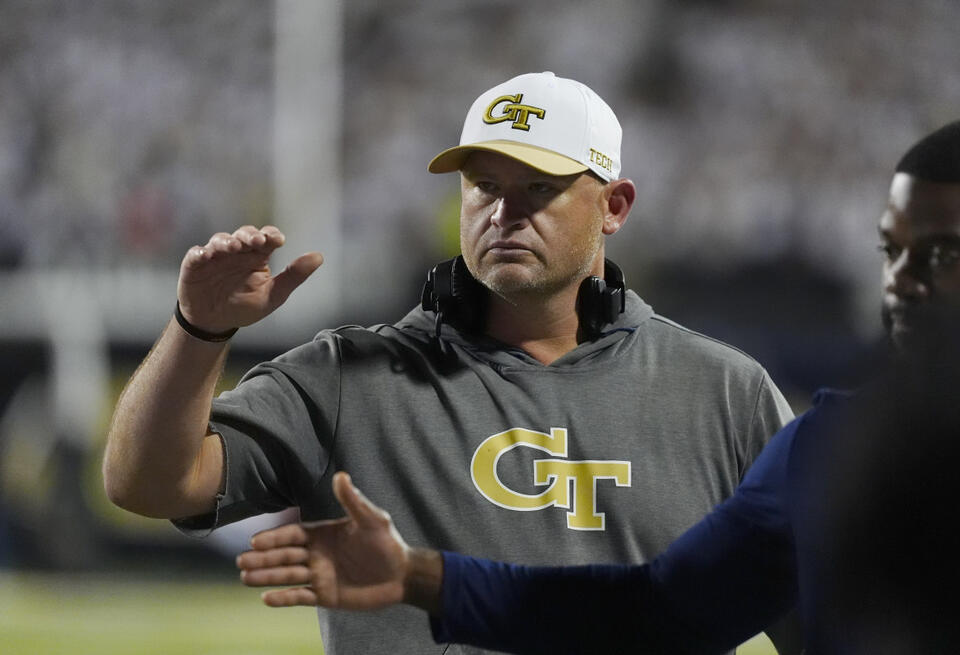 Clemson vs Georgia Tech Prediction: Huge Early ACC Showdown - NewsBreak