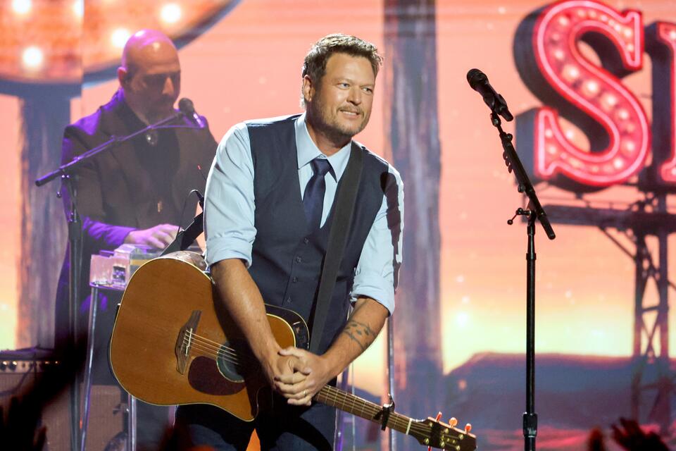 WATCH: Blake Shelton Brought the ACM Crowd Together to Honor Don ...