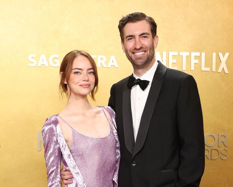 Emma Stone Shimmers at the Actor Awards 2026 in a Slinky Purple ...