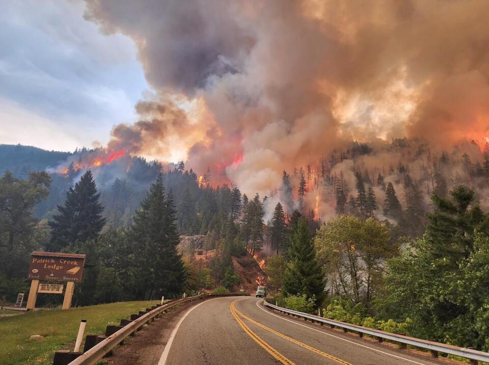 Wildfires Update: Six Rivers National Forest Lightning Complex, Redwood ...