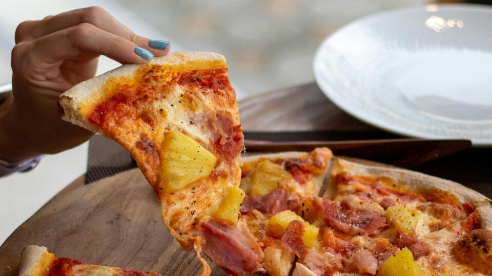 3 Main Reasons Why People Hate Pineapple On Pizza - NewsBreak