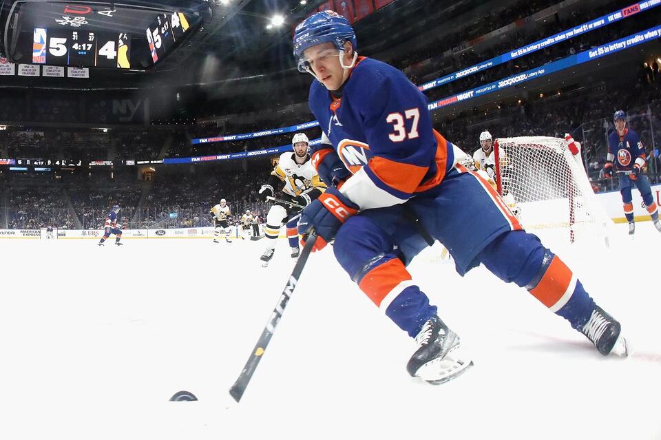 Call-up to Islanders no small thing for 5-foot-8 Ruslan Iskhakov ...