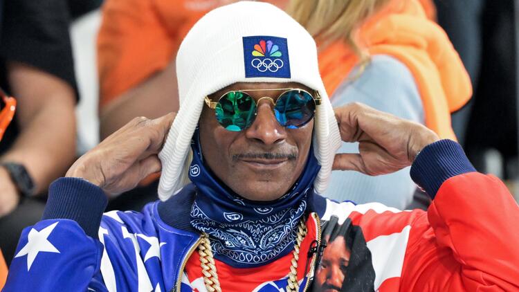 Snoop Dogg keeps his legacy going with new album ‘10 Til’ Midnight ...