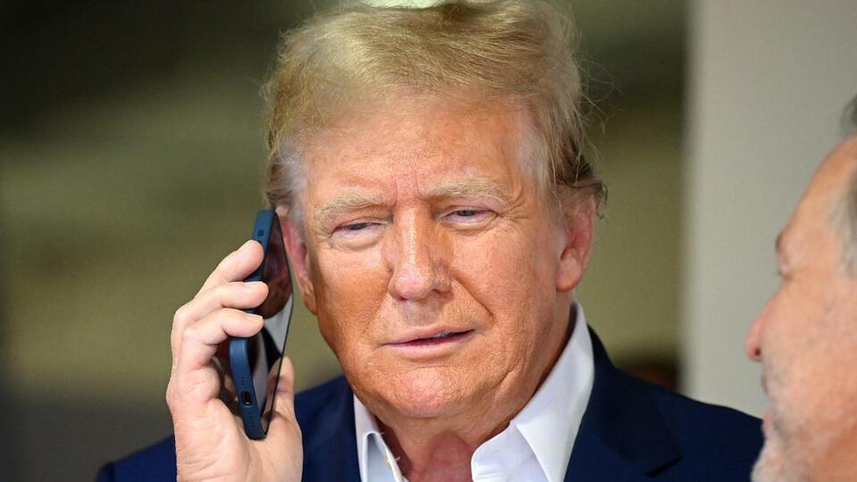 Top Dem Spills on His Bizarre Phone Call With Trump, 79 - NewsBreak