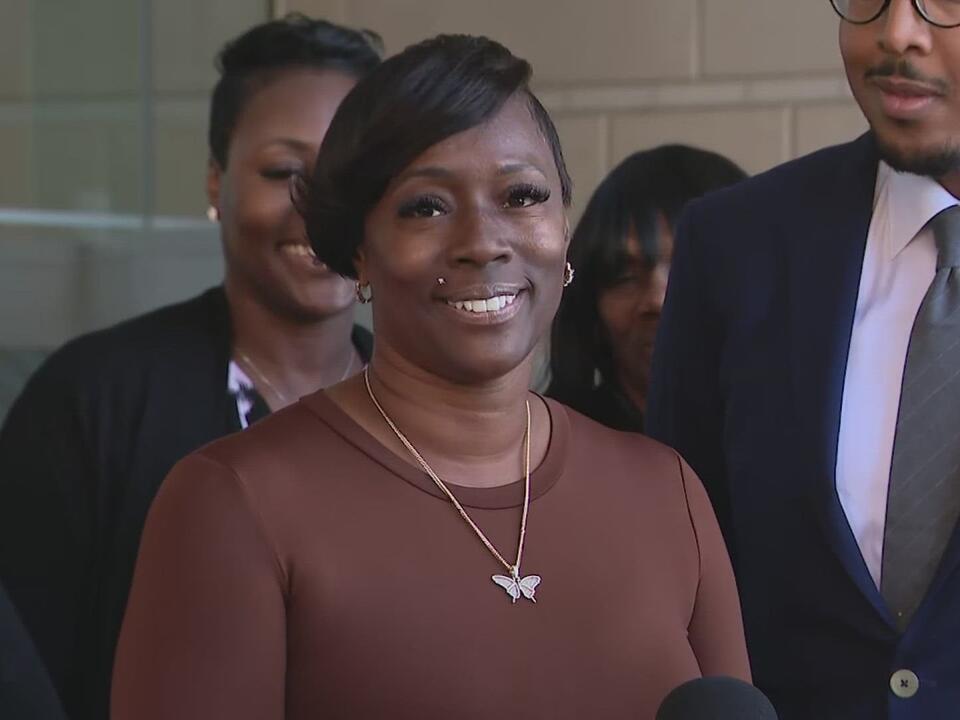 Crystal Mason, who faced years in prison after being convicted of ...