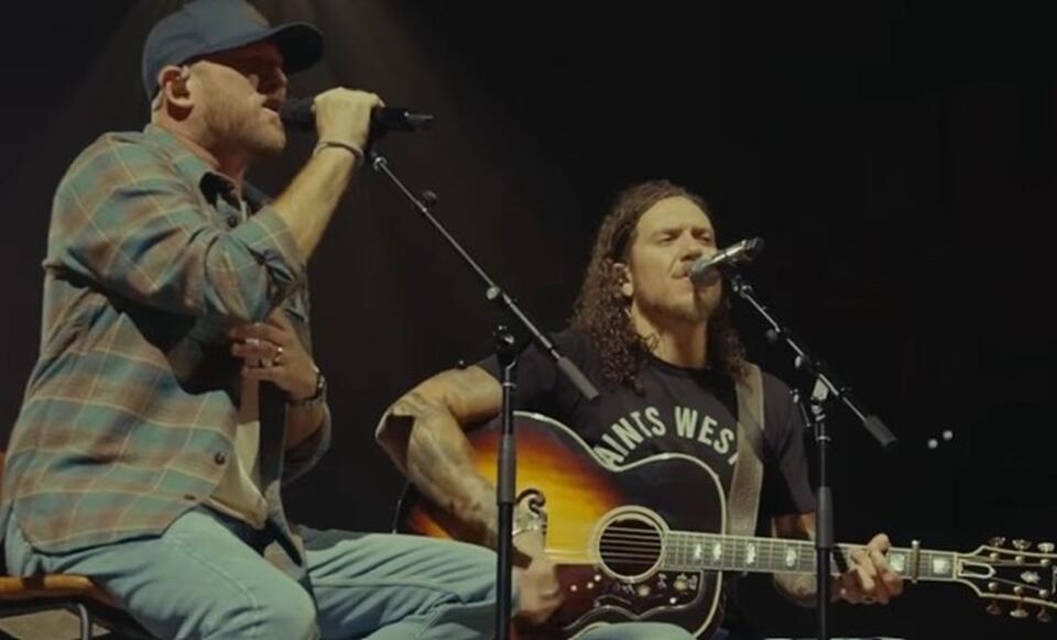 Brandon Lake Brought Out Cole Swindell For A Surprise Duet Of The ...