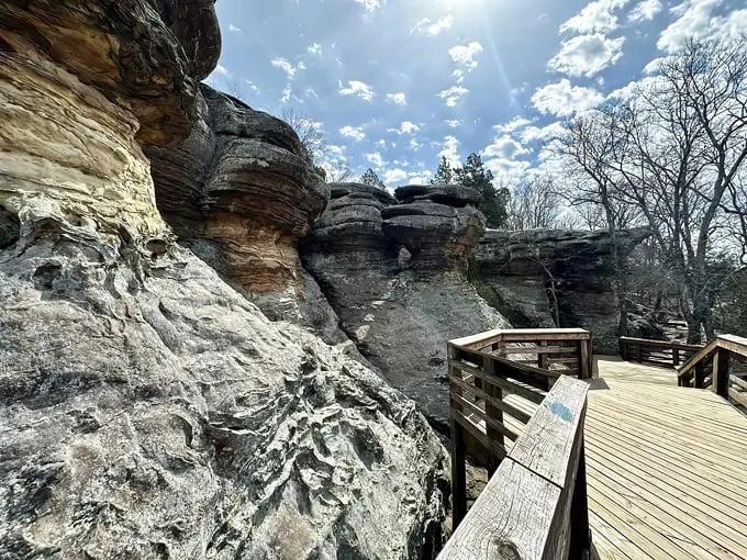 This Beginner-Friendly Trail In Illinois Will Enchant You With Its ...