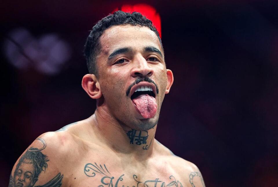 Real recognize fake! UFC star Carlos Prates caught up in near-brawl ...
