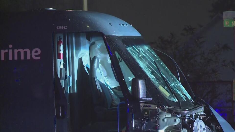 Amazon van, pickup truck involved in Northeast Portland crash - NewsBreak